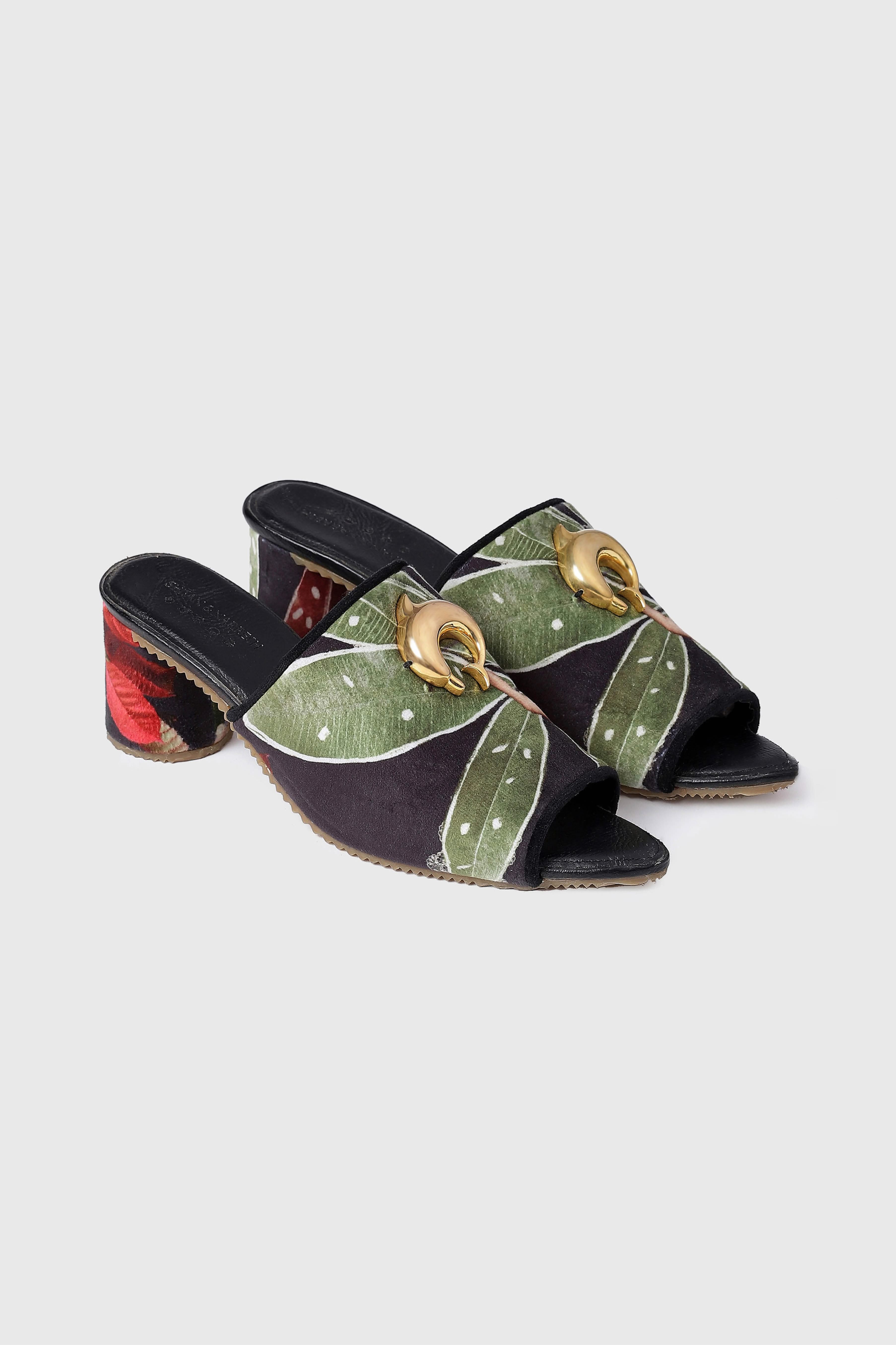 Buy Botaneye Cru Resort Clogs by Shivan and Narresh Online | The Sverve